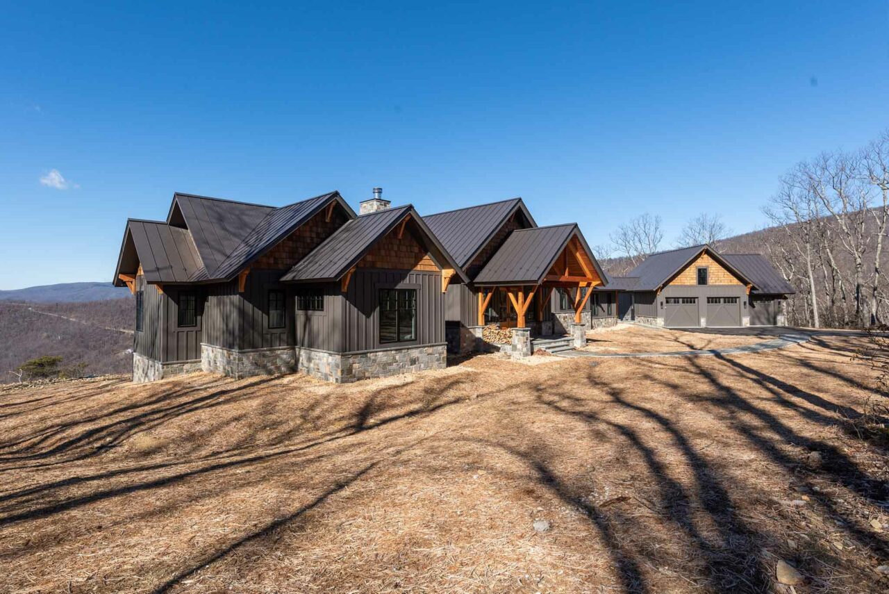 Blue Ridge Mountain Home: A Unique Hybrid Timber Frame