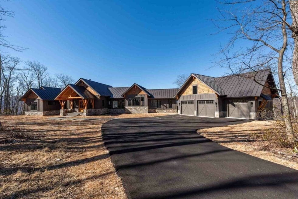Blue Ridge Mountain Home: A Unique Hybrid Timber Frame